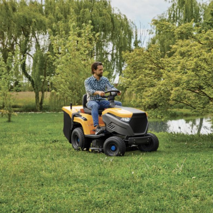 STIGA ESTATE 584e Battery Garden Tractor