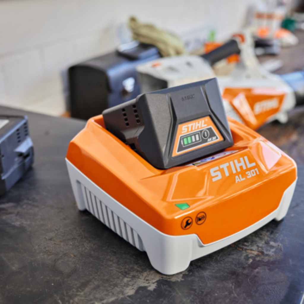 STIHL AL 301 quick battery charger